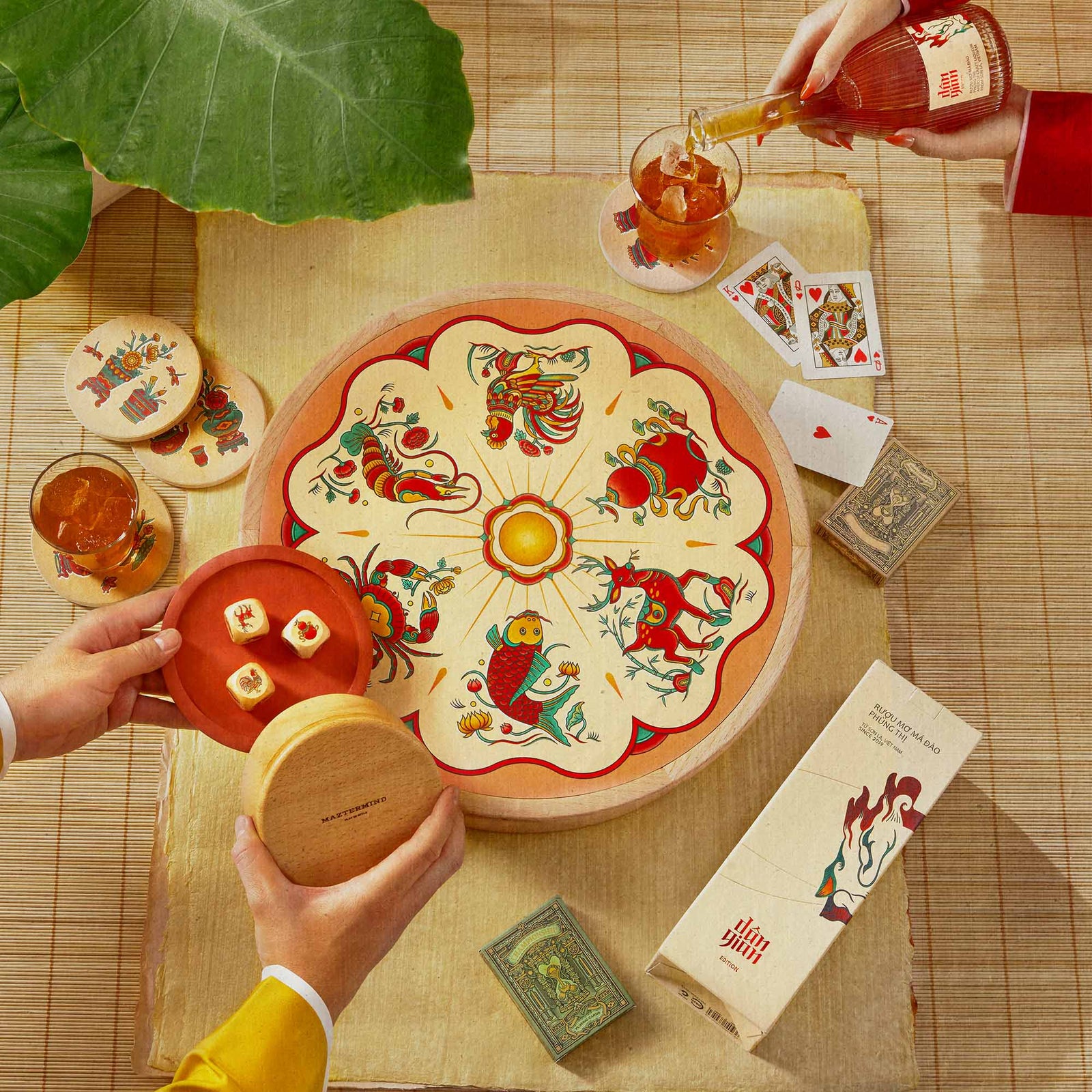 Bau Cua (Hoo Hey How) - 'Y Giao' wood edition