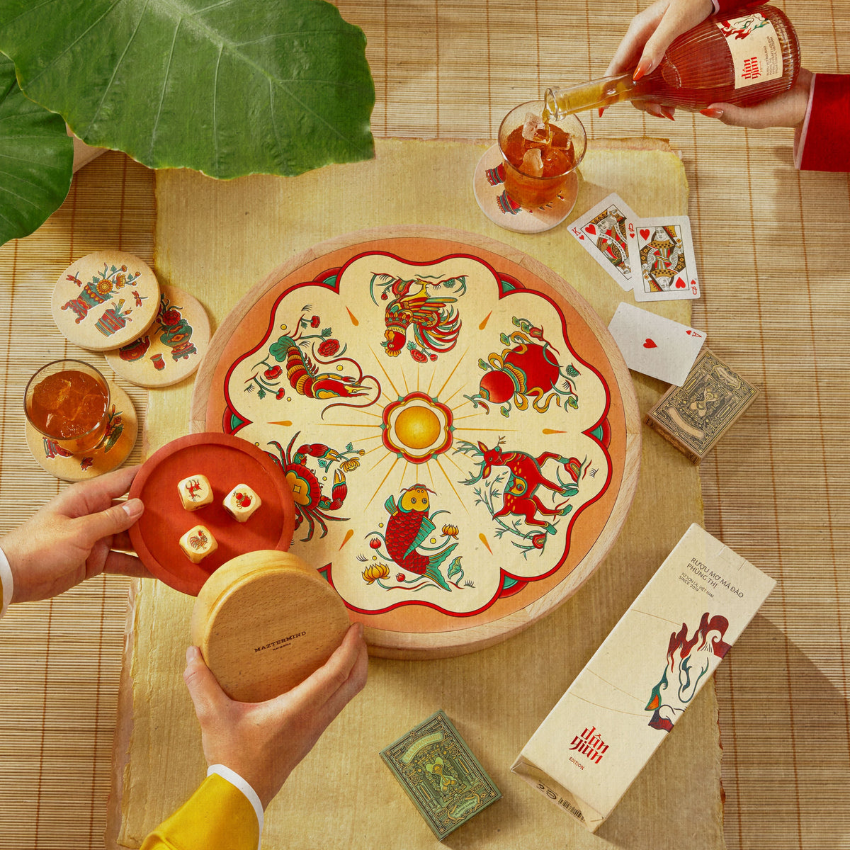 Bau Cua (Hoo Hey How) - 'Y Giao' wood edition